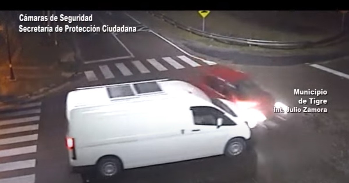 Impactante accidente: manejaba borracho a alta velocidad, chocó y volcó ...