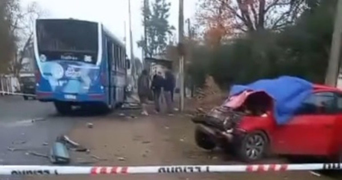 Un choque entre un auto y un colectivo terminó en tragedia: un muerto y seis heridos | 24con